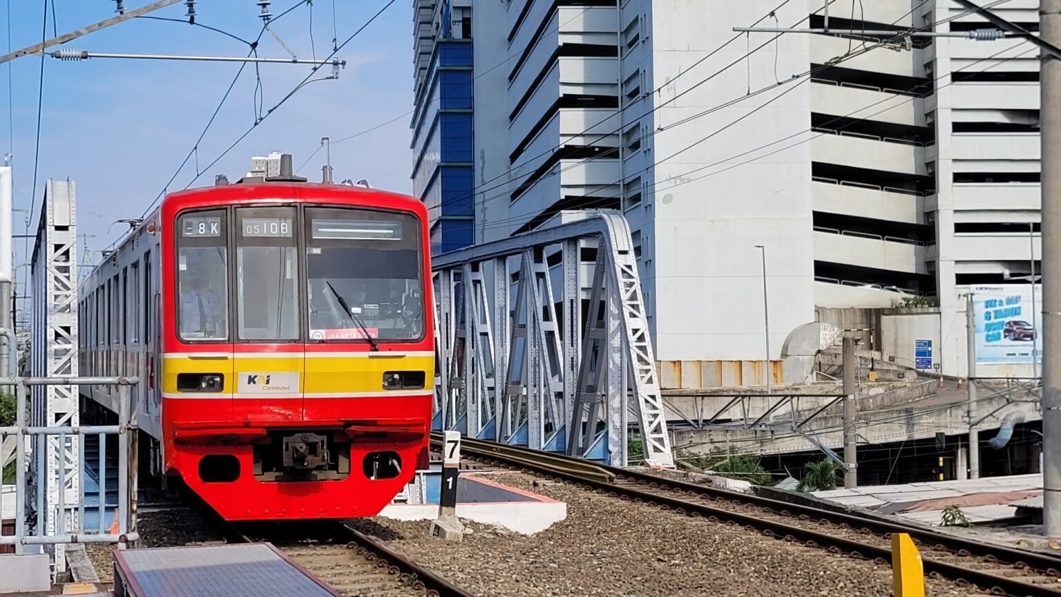 KRL Jakarta Ditargetkan Tembus Cikampek dan Sukabumi pada 2026 ...
